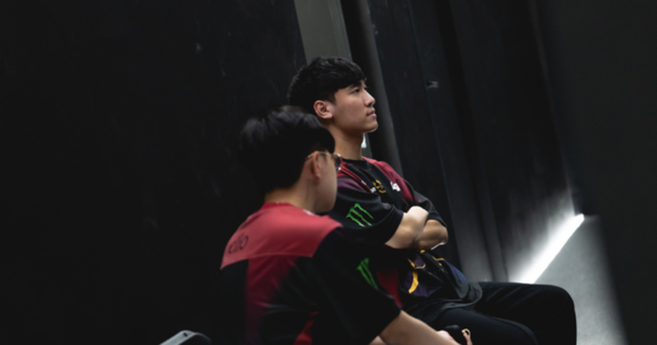 "Levi Công Bố Quyết Định Giải Nghệ: Những Cột Mốc Đáng Nhớ Trong Sự Nghiệp"