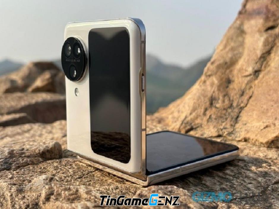 Những Đặc Điểm Nổi Bật Chỉ Có Ở Điện Thoại Nắp Gập: Khám Phá Lý Do Tại ...